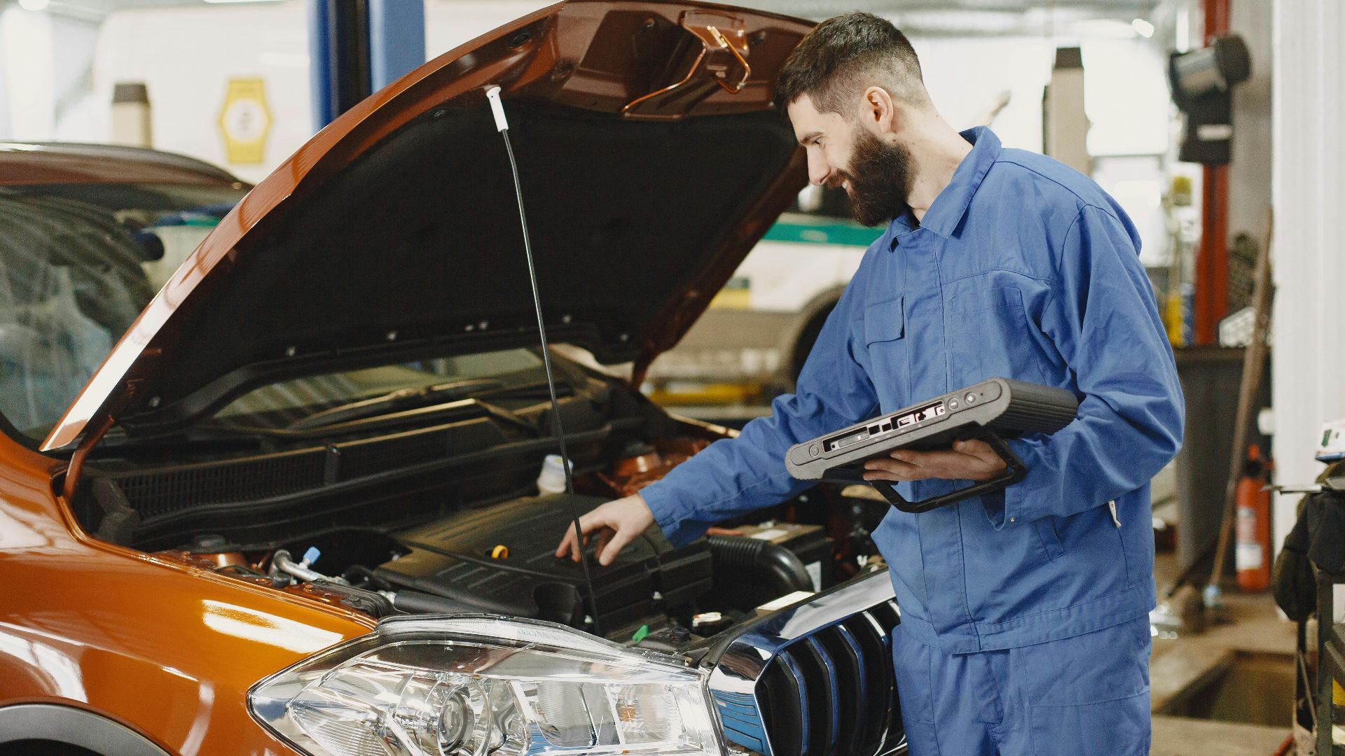 20 Skills You Need To Land A Job As A Mechanic - MotorSearches