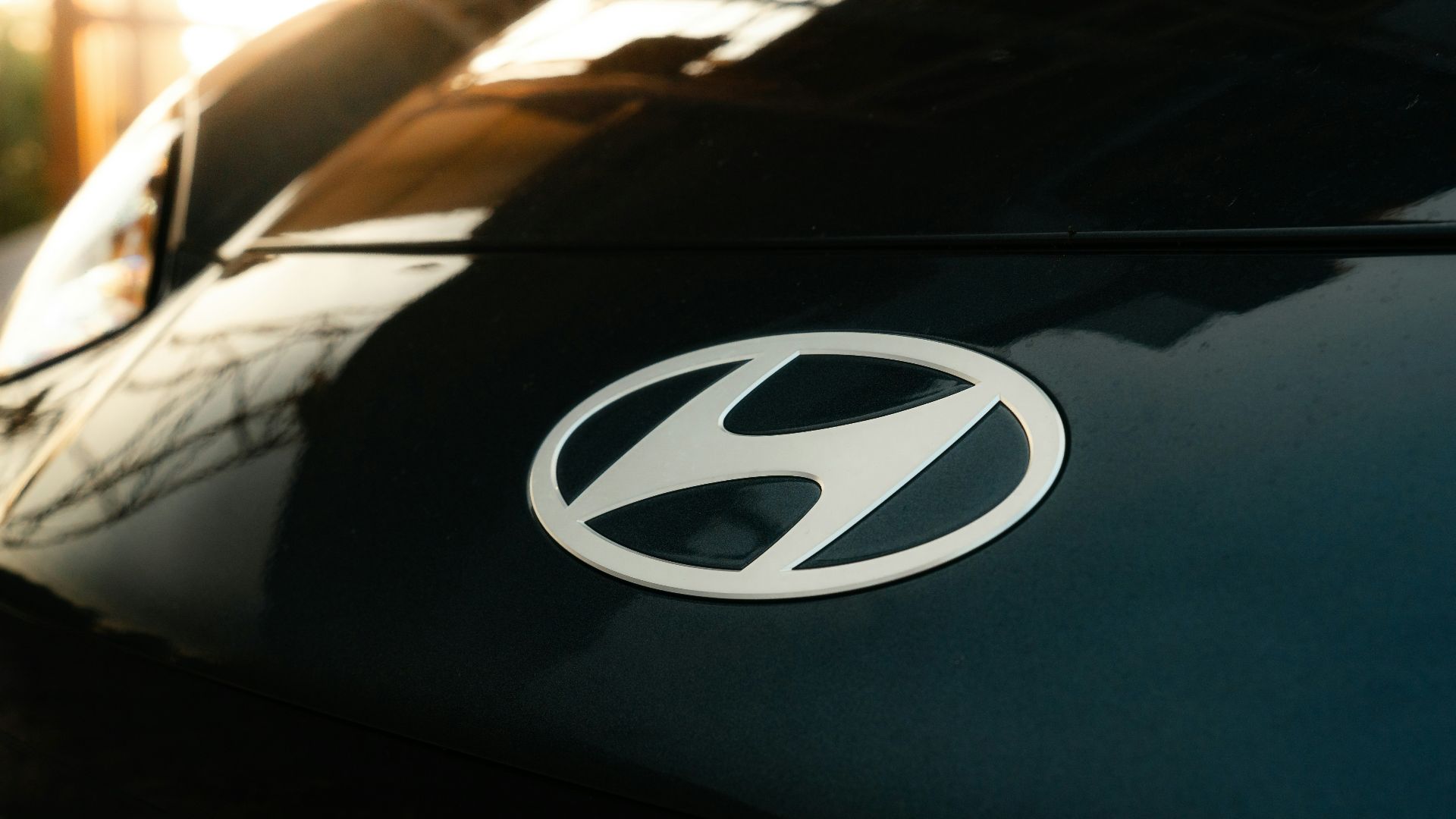 20 Car Logos Recognizable Across The World - MotorSearches