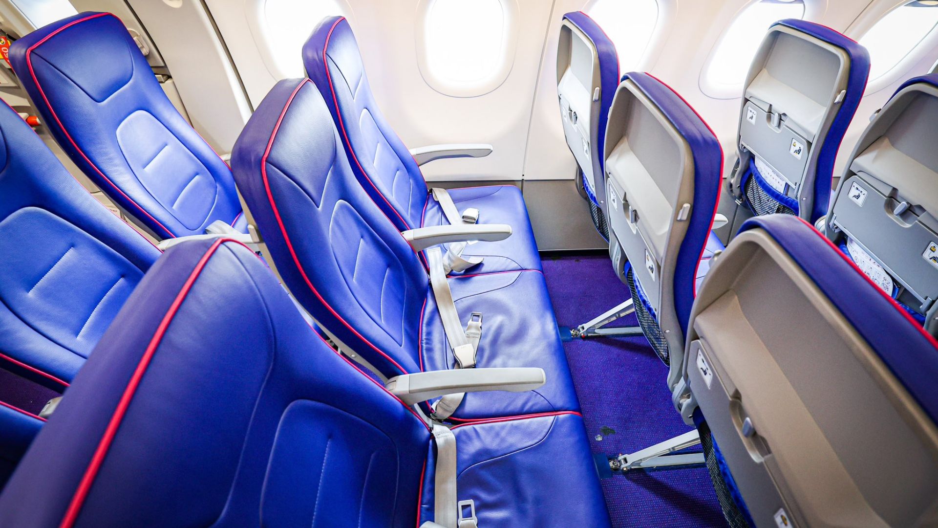 10 Airlines With The Worst Economy Class & 10 With The Best - RoughMaps