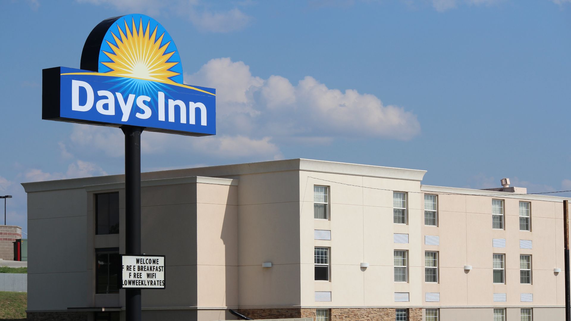 The 10 Worst Hotel Chains In The US & The 10 Best - RoughMaps