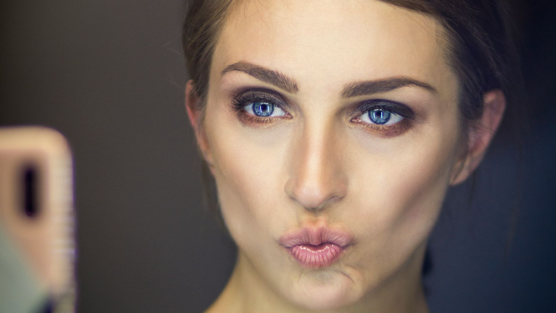 10 Makeup Mistakes That Are Aging You & 10 Tips to Look Younger ...