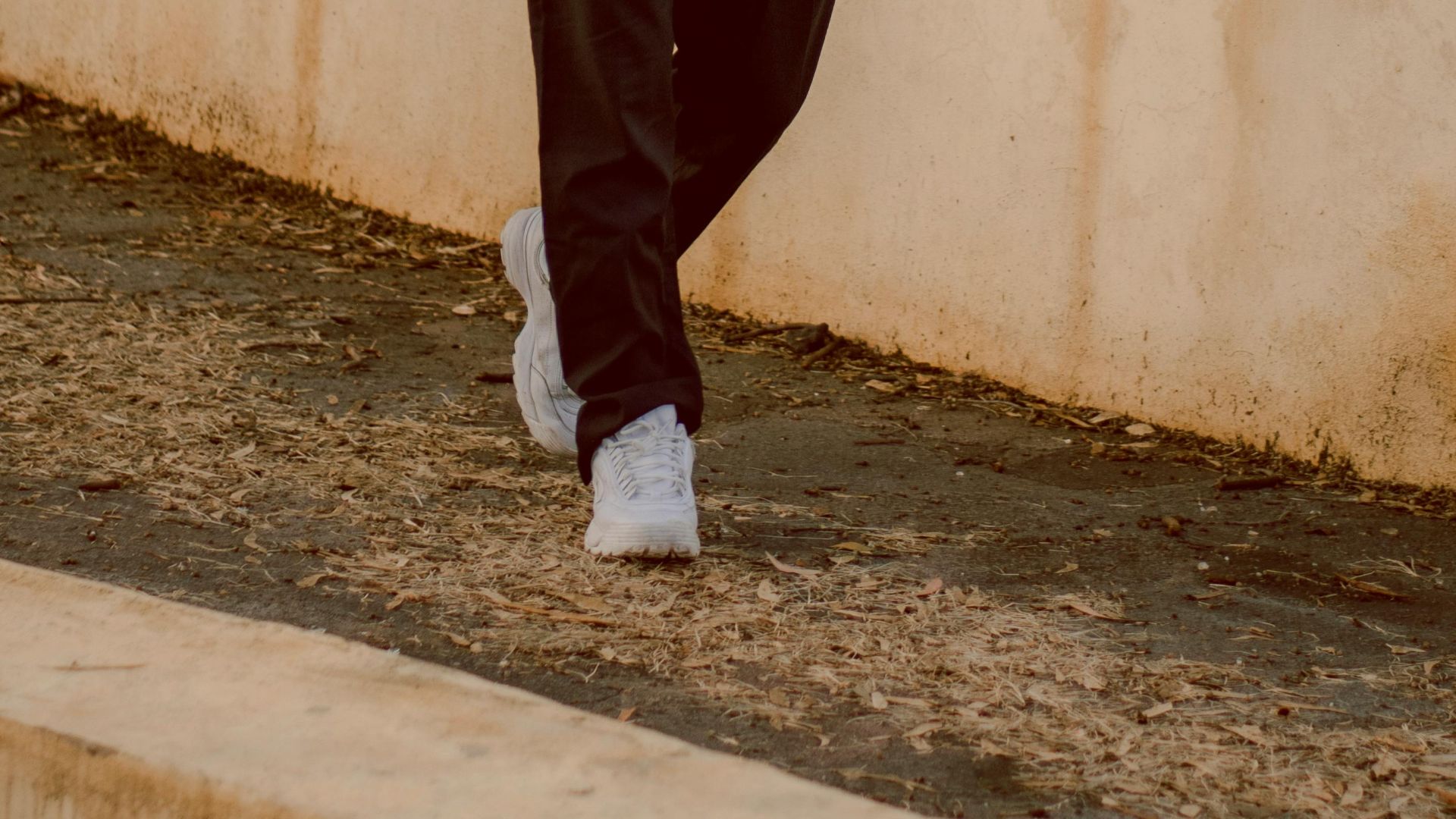 20 Low-Effort Fashion Trends That Need To End Already - SheFashionable