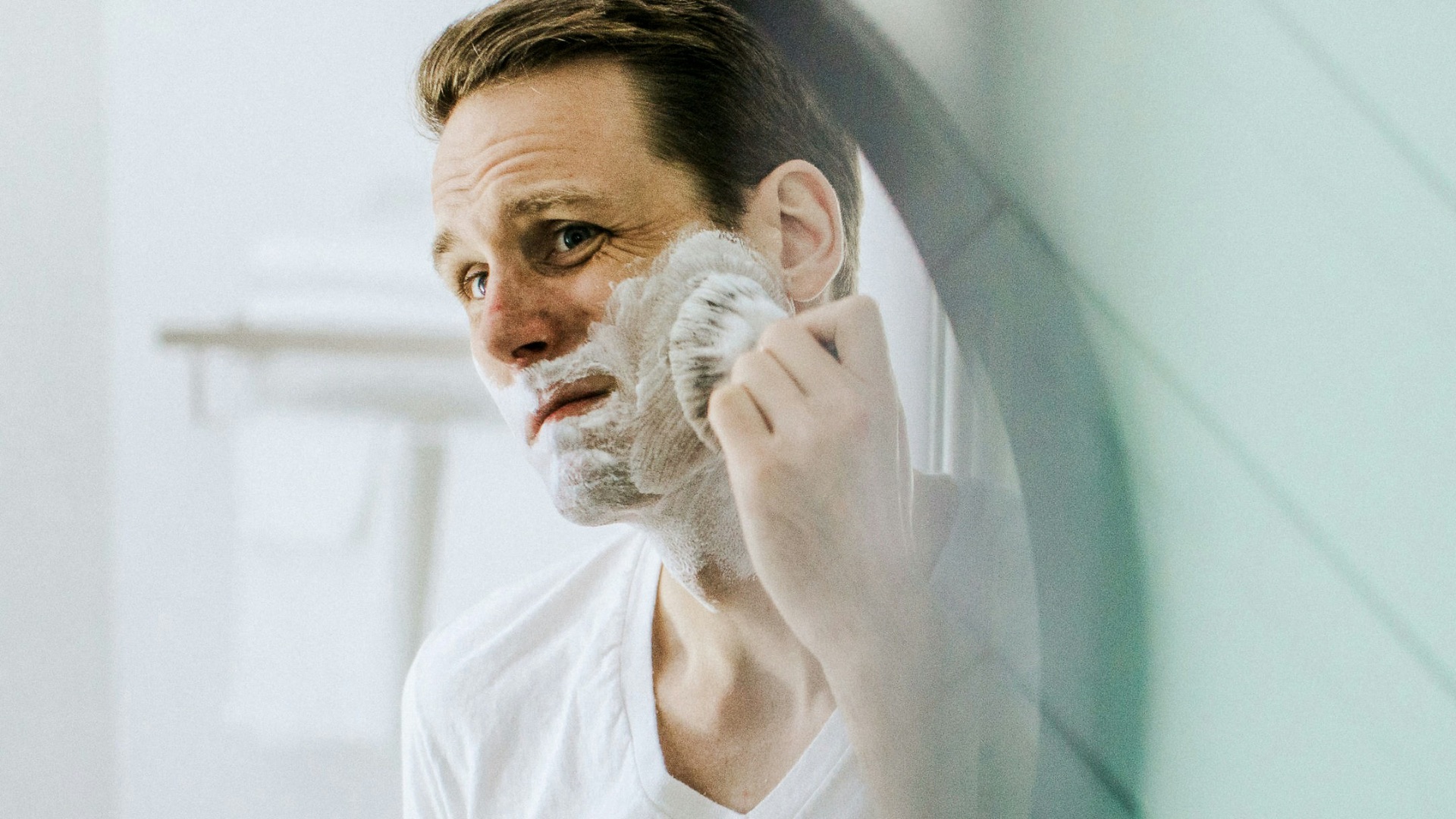 10 Common Reasons Your Skin Keeps Breaking Out & 10 Tips for Healthy ...