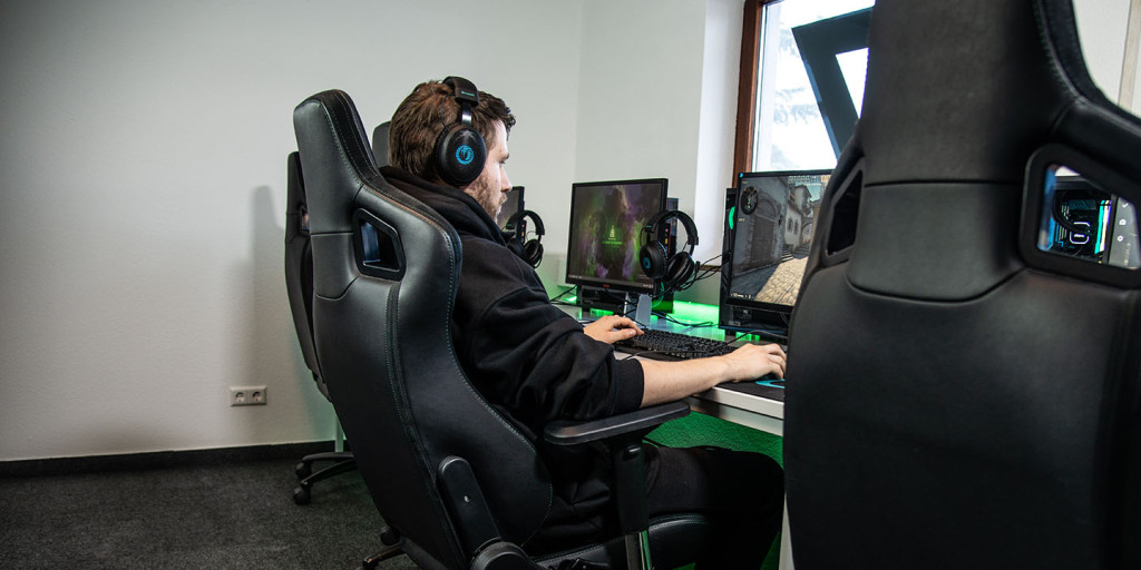 Online Gaming Safety Tips - TheSavvyGamer