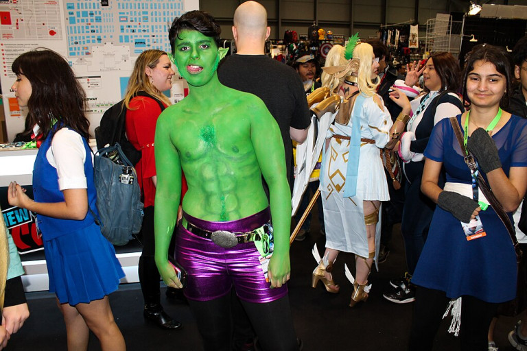 Geeky Characters Played By Surprisingly Good-Looking Actors - TheSavvyGamer