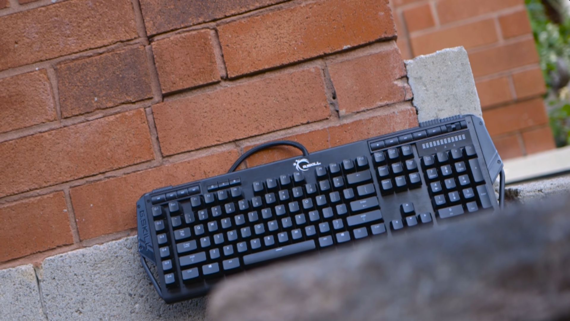 The 10 Worst Gaming Keyboards Not Worth Your Money & 10 That Are ...