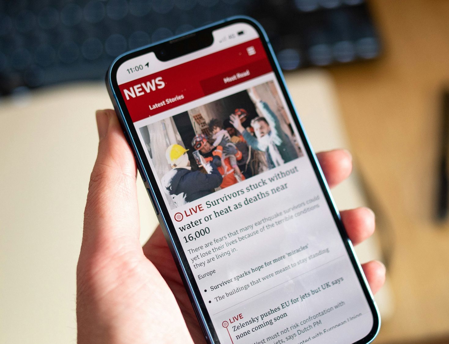 Doomscrolling: 10 Reasons You Can't Stop & 10 Ways to Break the Habit for Good - TheSavvyGamer