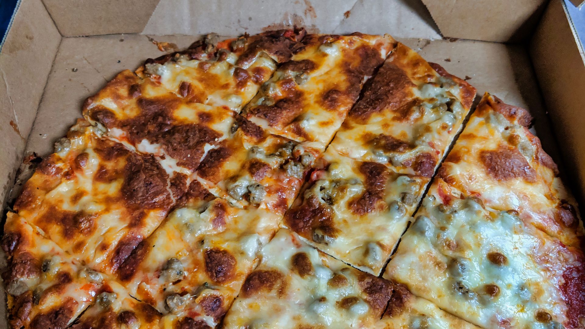 The 10 Most Overrated Pizza Styles In The World & The 10 Best ...