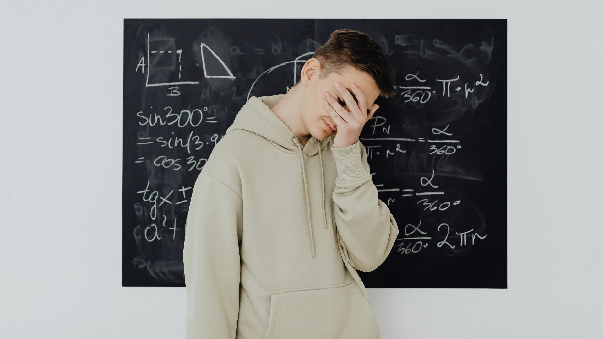 10 Common Misconceptions About Introverts & 10 About Extroverts ...