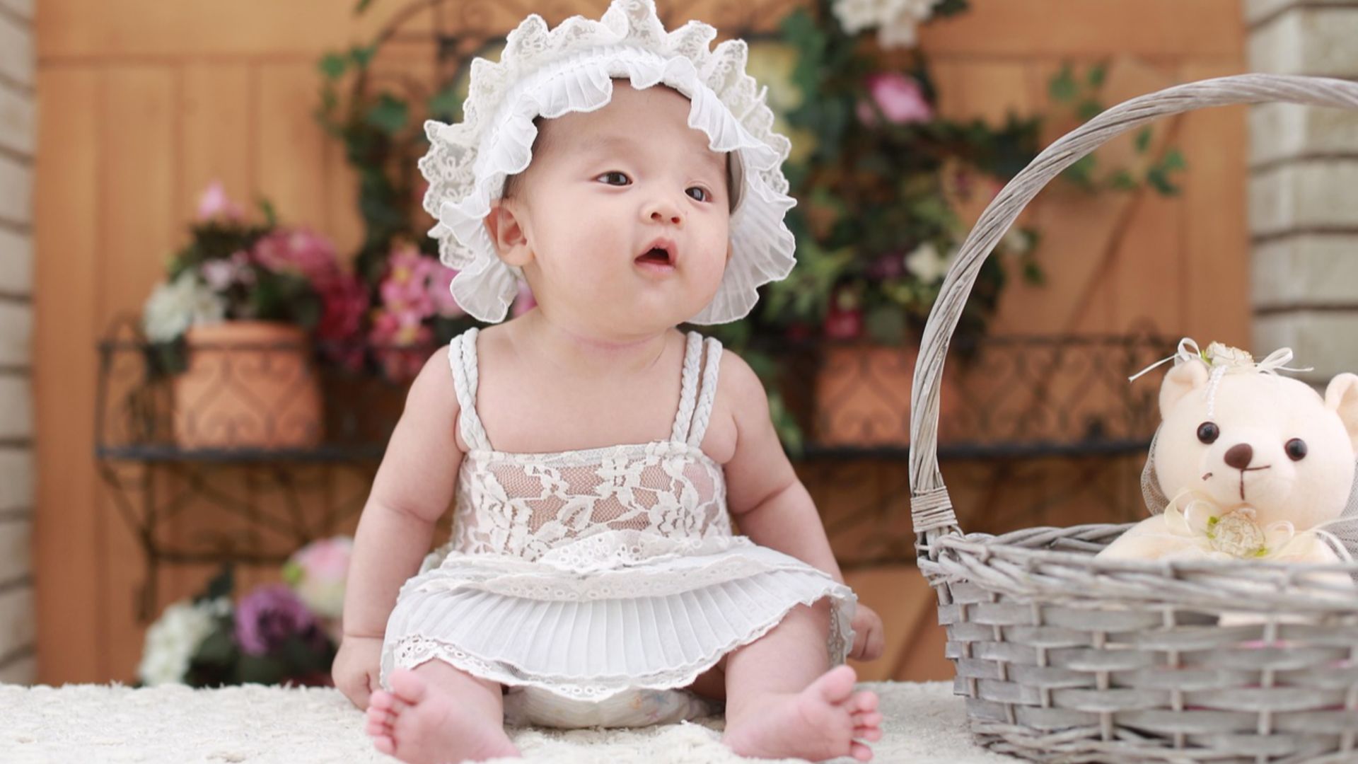 20 Stylish Baby Names That Work For Both Boys & Girls - TheZenParent