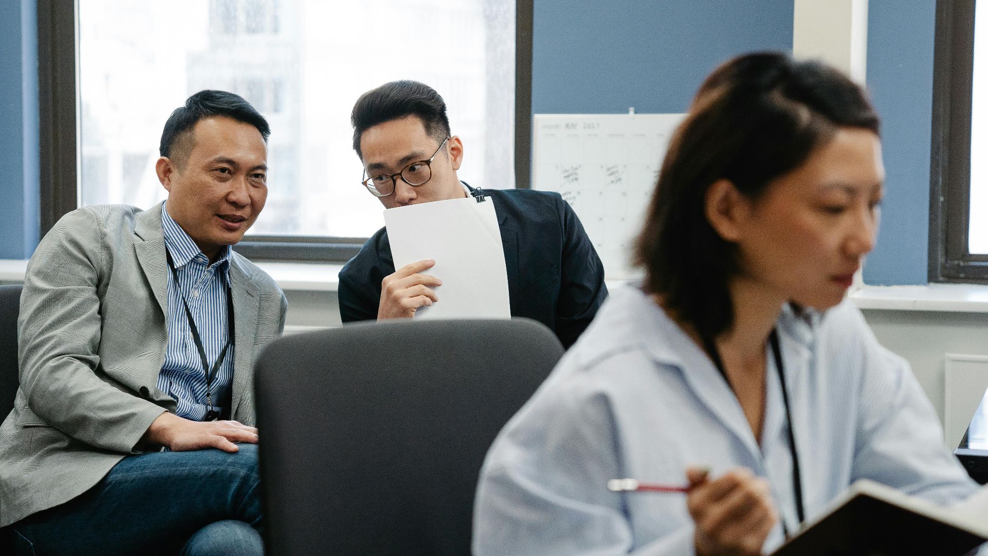 20 Annoying Habits That Make Your Coworkers Hate You - TheZenParent