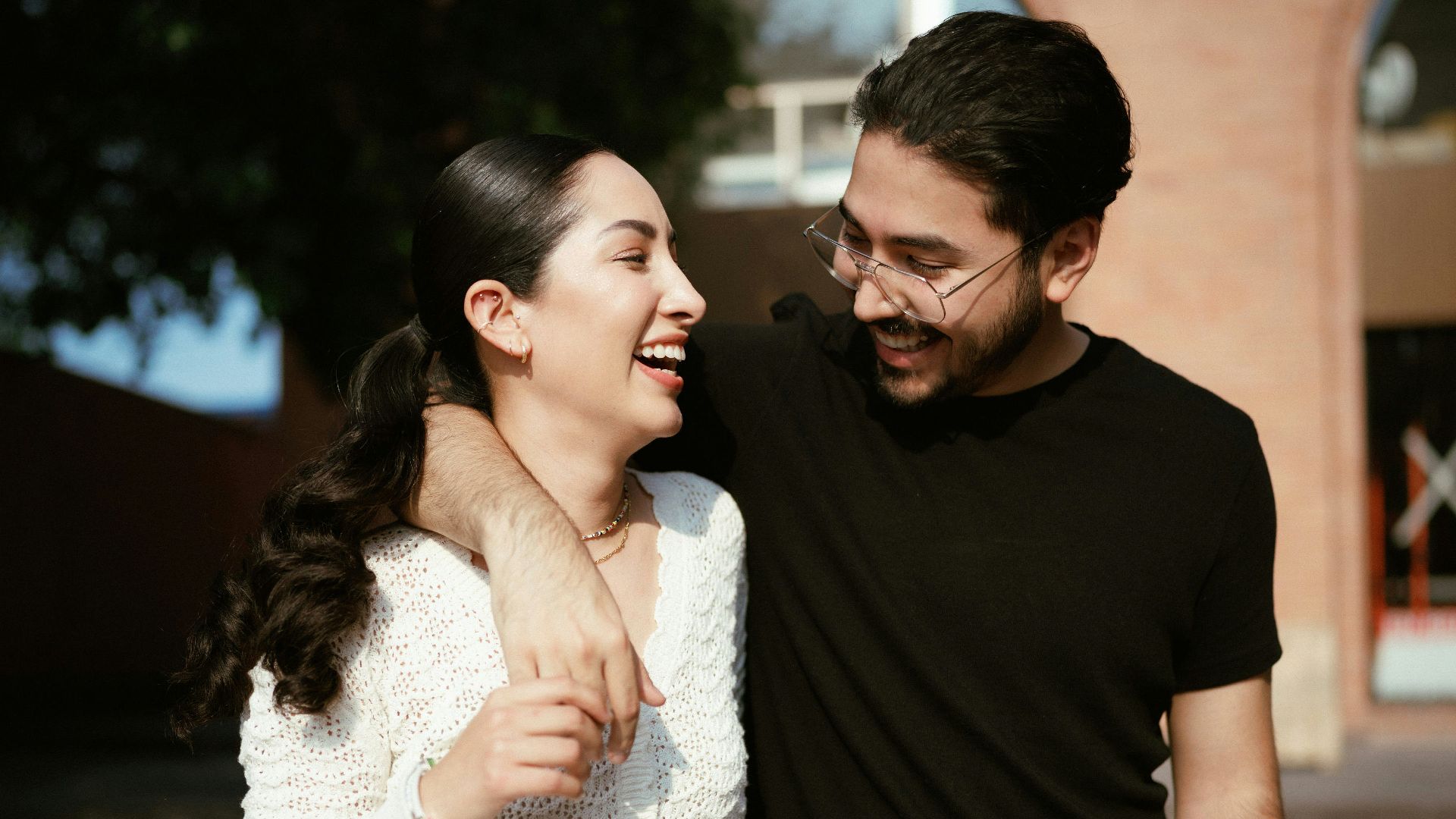 20 Tips To Flirt When You’re Shy And Awkward - TheZenParent