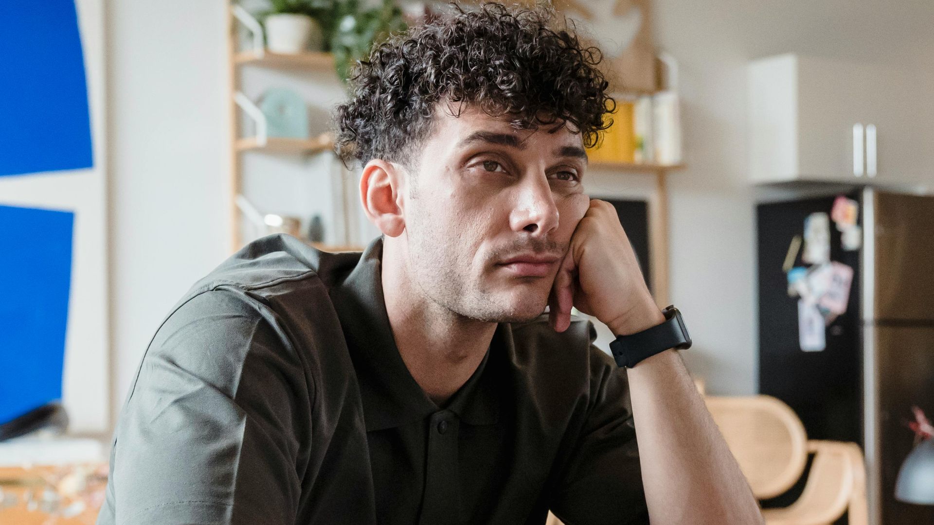 10 Things That Drain Introverts & 10 That Boost Their Energy - TheZenParent