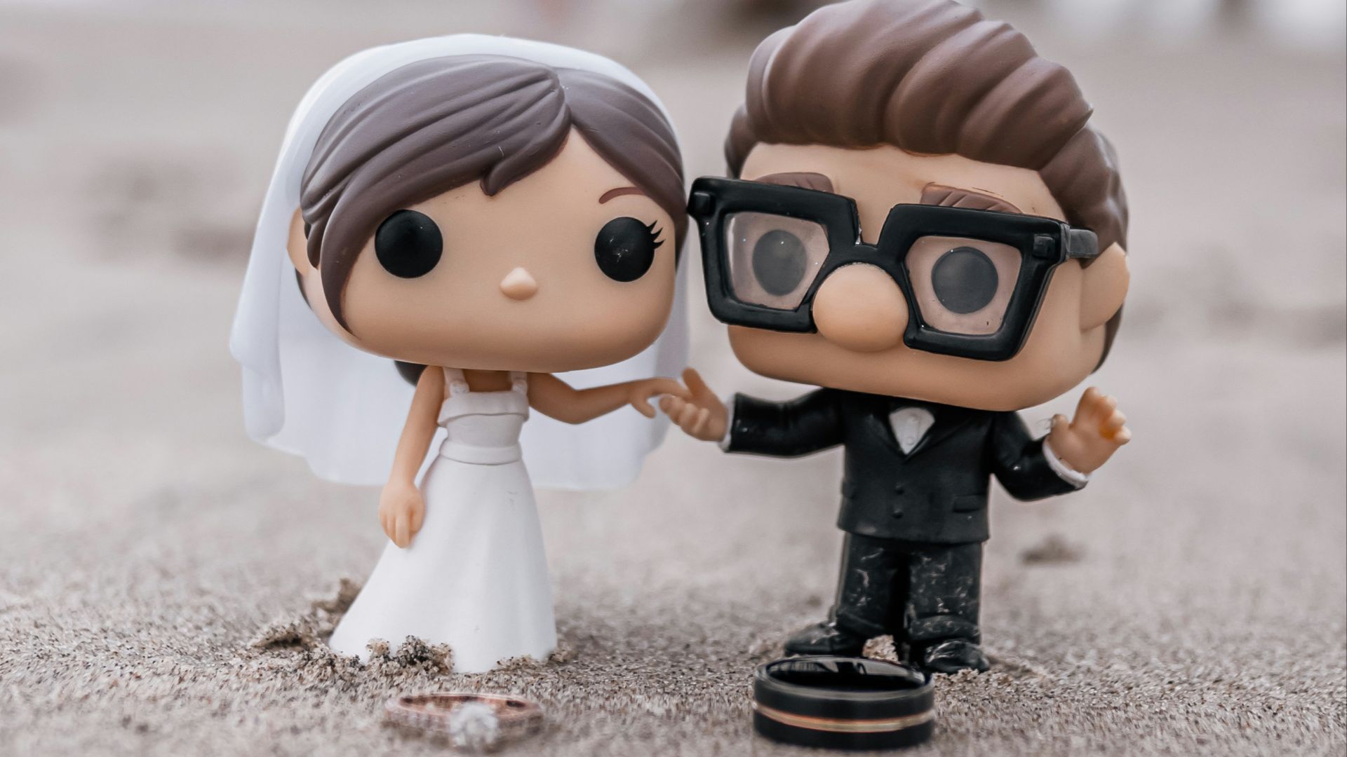 Tacky Or True: 10 Cliché Wedding Themes & 10 Classic Ones - TheZenParent